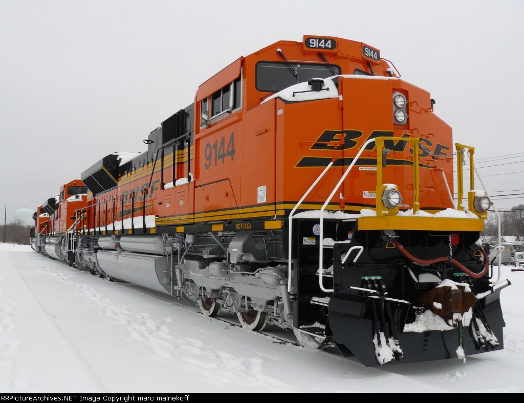 BNSF 9144